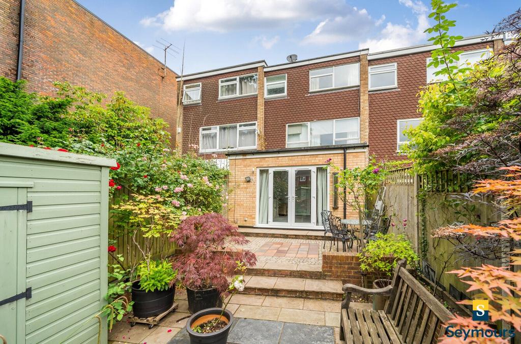 Portland Terrace, Guildford GU1 4 bed terraced house - £550,000