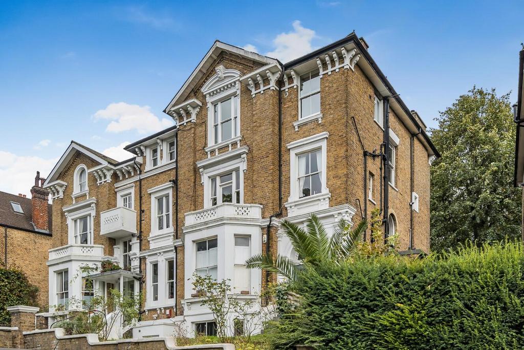 Eliot Hill, Lewisham 2 bed flat - £550,000
