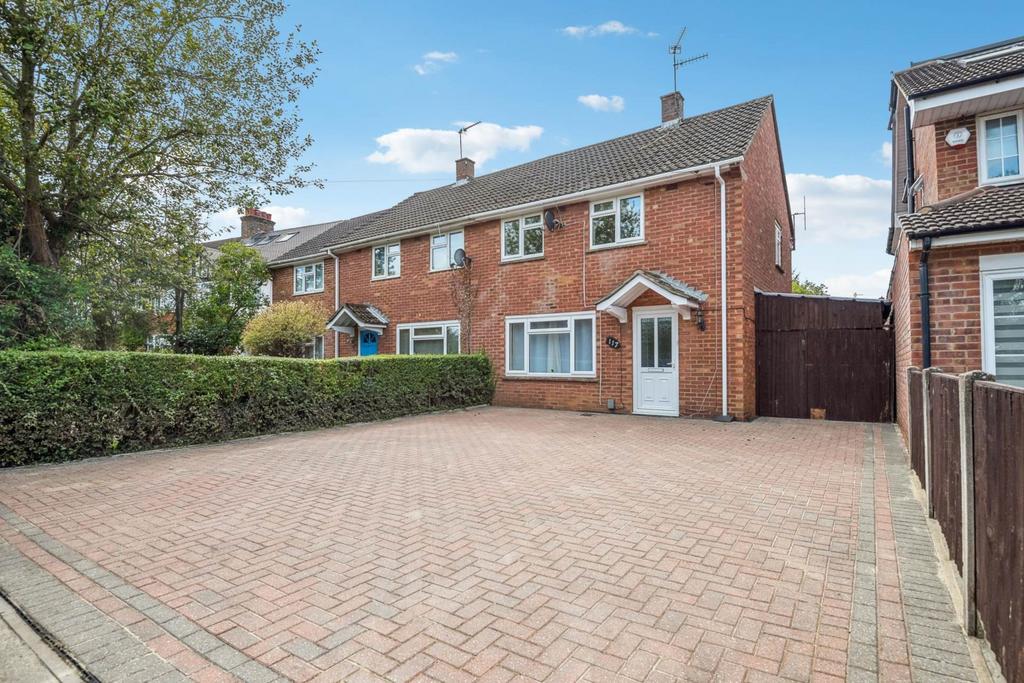 Little Bushey Lane, Bushey 3 bed semi-detached house - £560,000