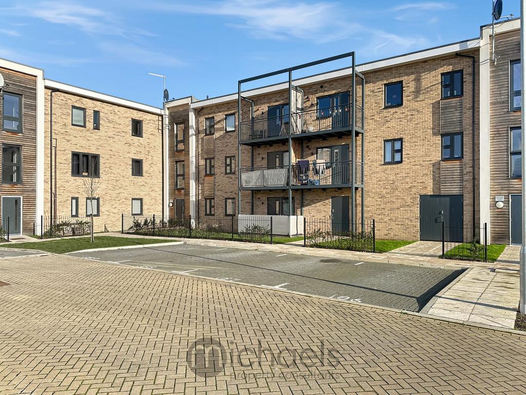 Barcro Square, Colchester... 2 bed apartment - £199,995