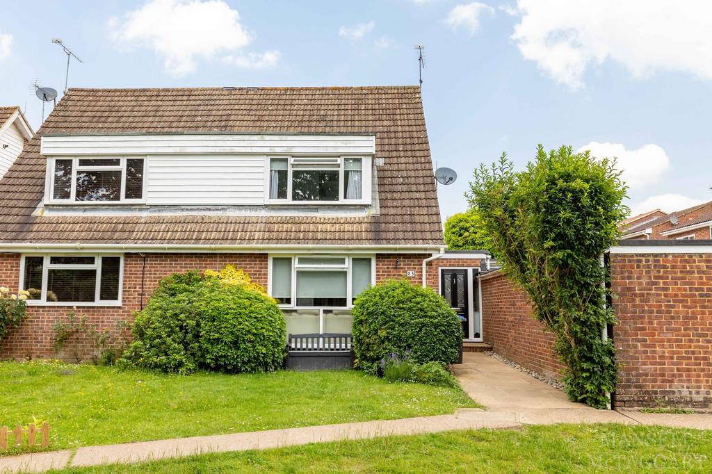 Hazel Way, Crawley RH10 3 bed semi-detached house - £425,000