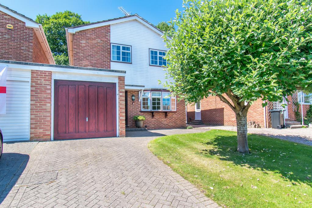 Reeds Avenue, Earley, Reading, Berkshire 3 bed link detached house - £ ...