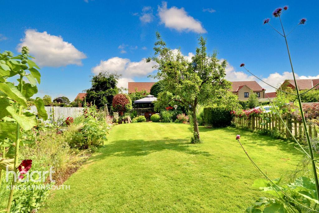 Lynn Road, Gayton 5 bed detached house - £475,000