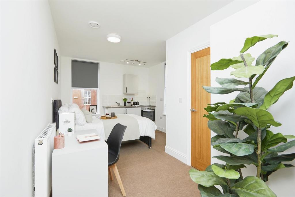 St James Court, Derby DE1 Studio - £825 pcm (£190 pw)