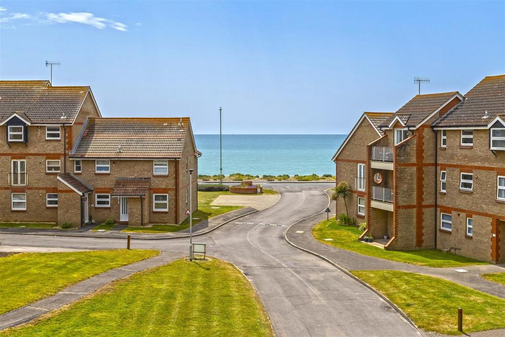 Sea Road, Rustington 2 bed flat - £270,000