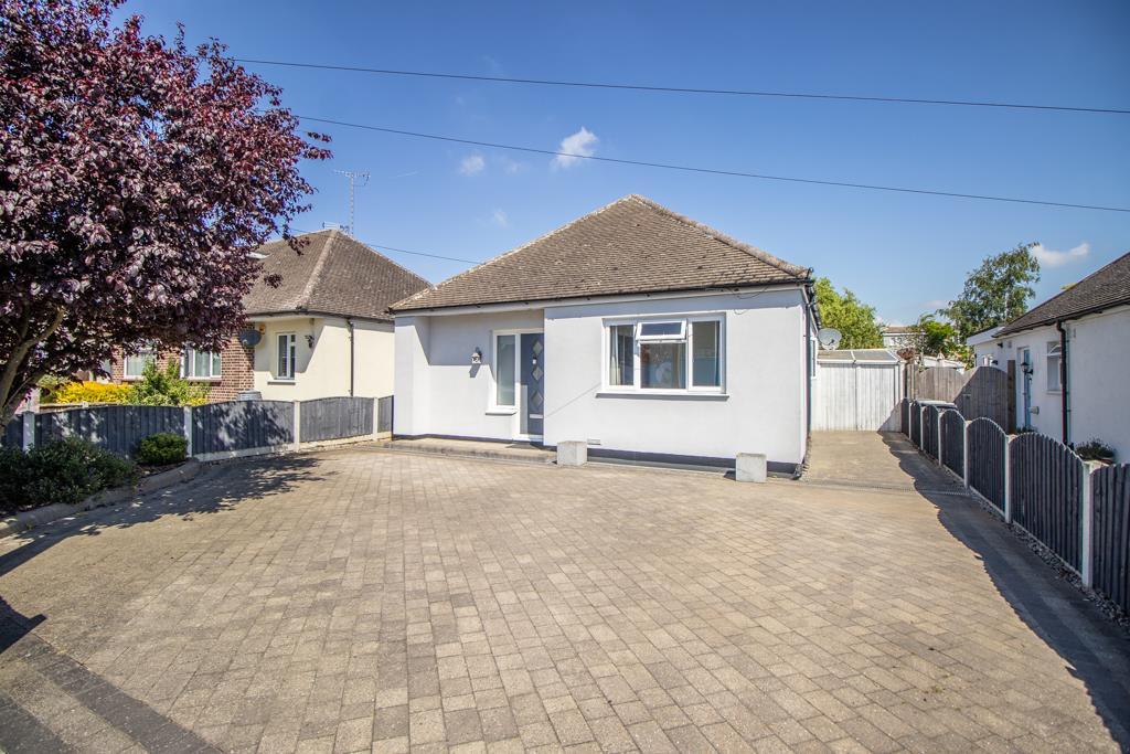Boswell Avenue, Rochford SS4 3 bed detached bungalow - £425,000