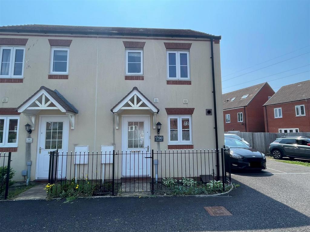 Stryd Bennett, Llanelli 2 bed semi-detached house - £155,000