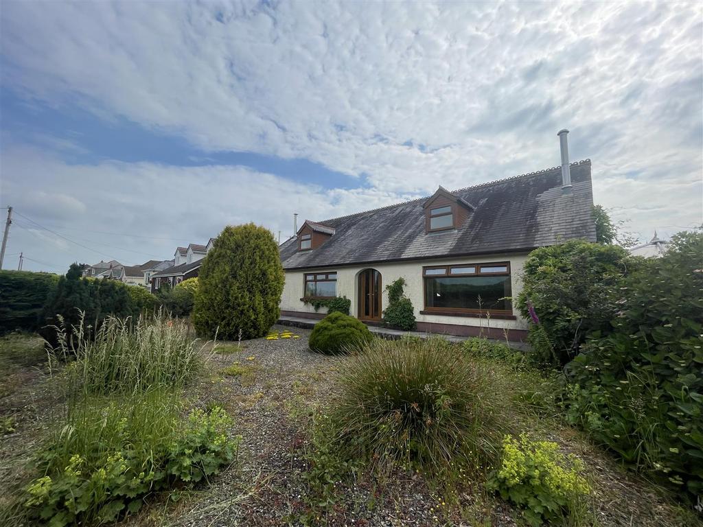 Llannon Road, Upper Tumble, Llanelli 5 bed detached bungalow for sale ...
