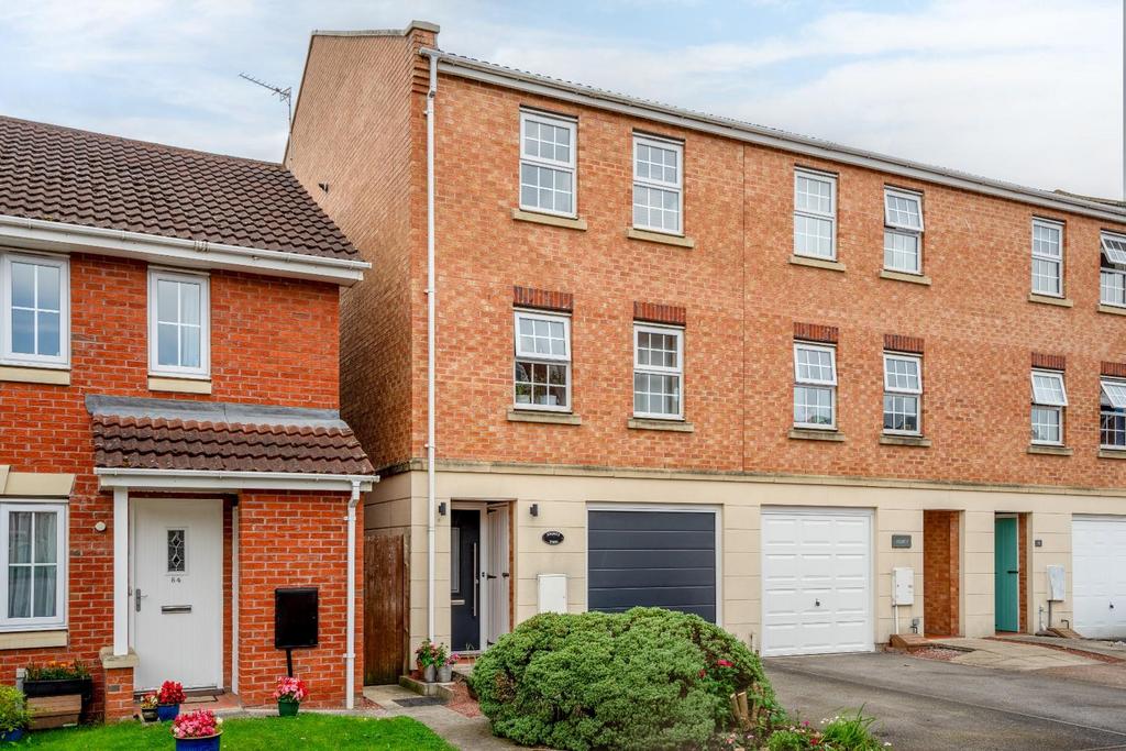 Princess Drive, York 4 bed townhouse - £375,000