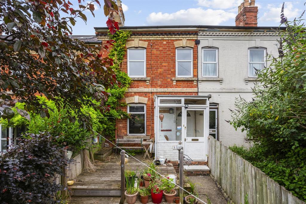 Horns Road, Stroud 2 bed terraced house - £335,000