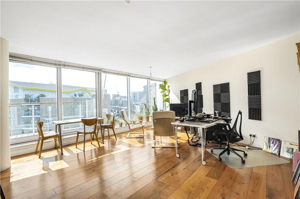 Basin Approach, London, E14 2 bed apartment for sale - £650,000