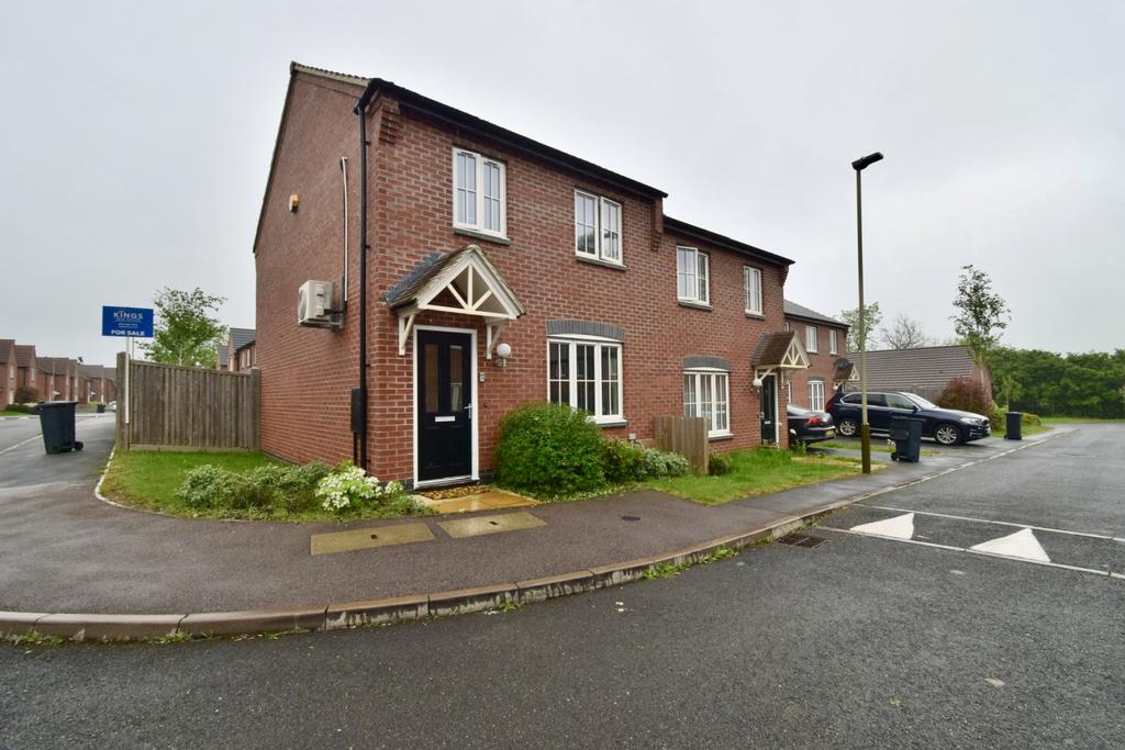 Raywell Road, Hamilton, Leicester, LE5 2 bed semi-detached house - £260,000