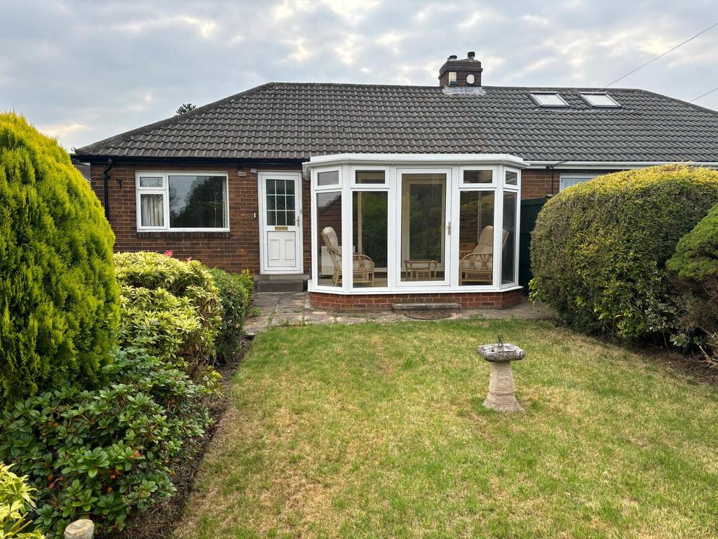 Cowcliffe Hill Road, Huddersfield... 2 bed bungalow - £195,000