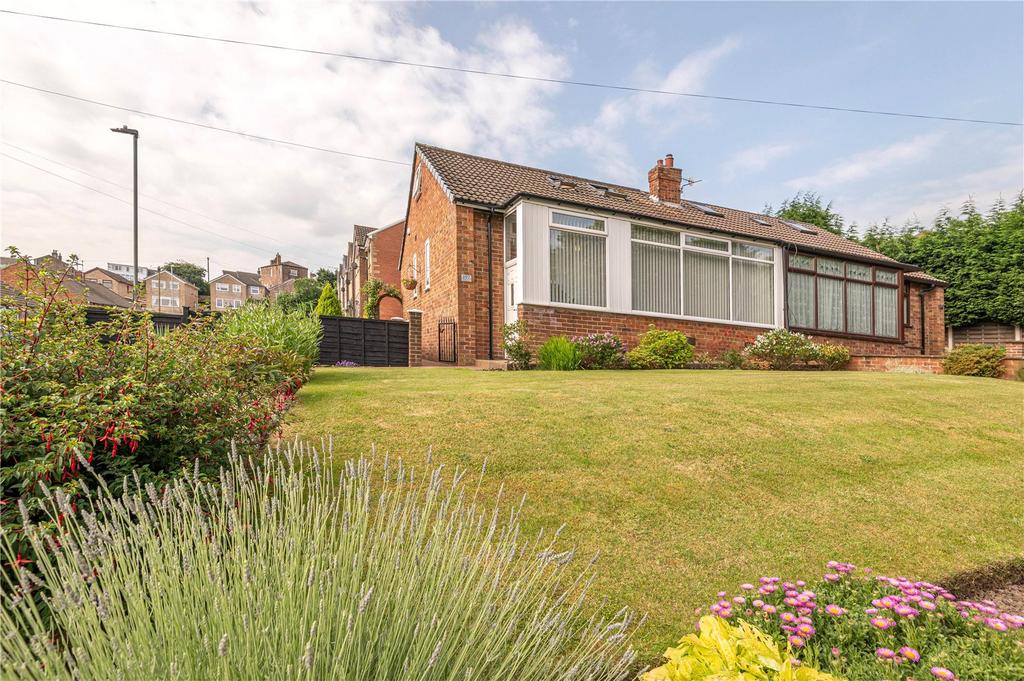 Carlinghow Lane, Batley, WF17 3 bed bungalow - £240,000