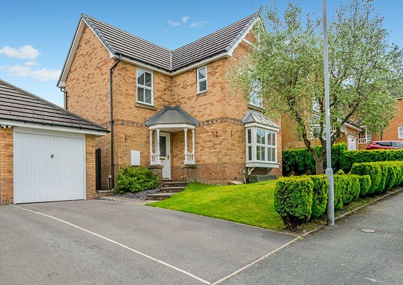 Thackley, Thackley BD10 3 bed detached house - £375,000