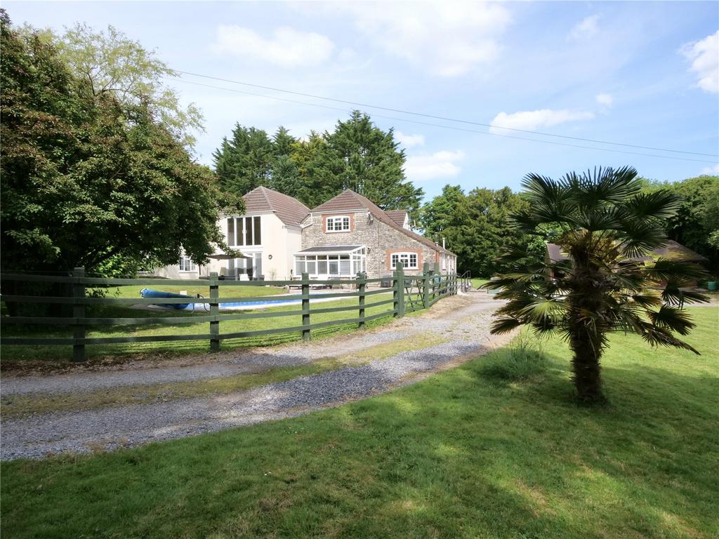 Detached House with 2.5 acres, Emborough 7 bed detached house - £1,000,000