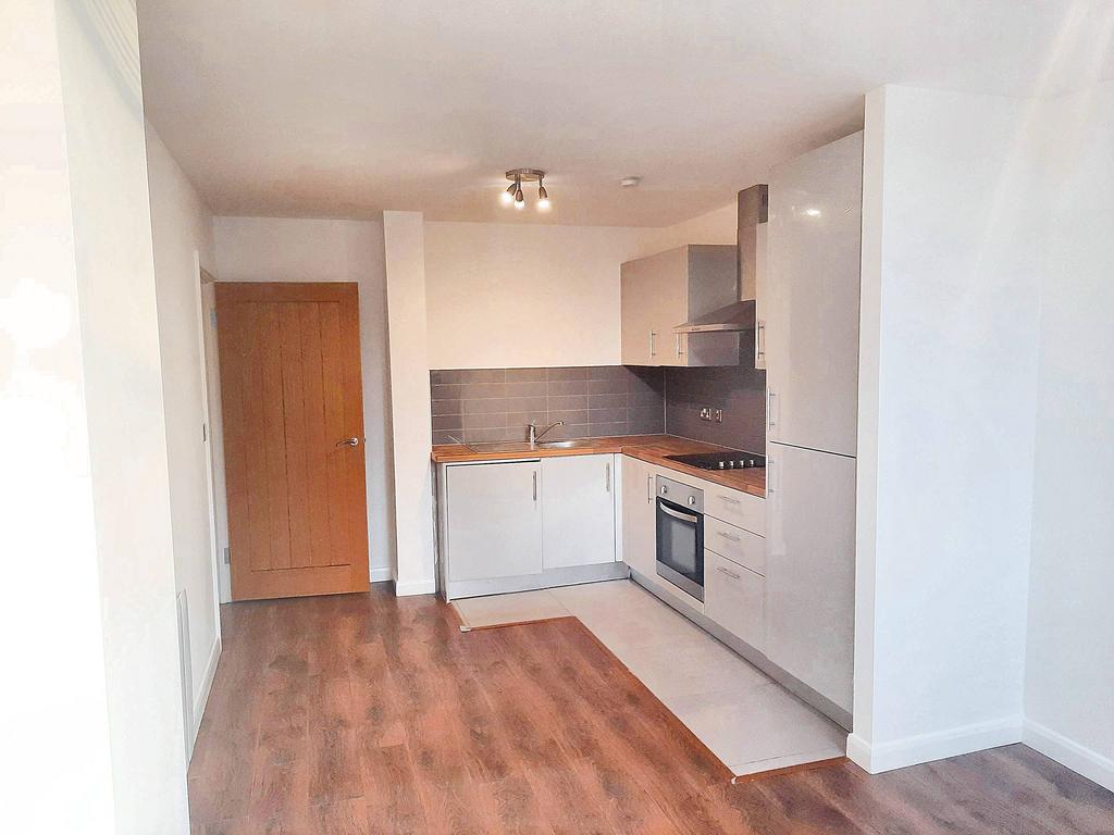 Bromham Road, Bedford MK40 1 bed flat - £1,050 pcm (£242 pw)