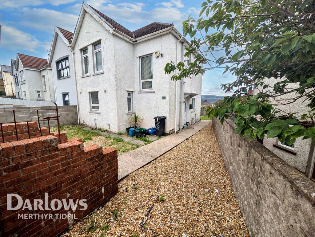 Sixth Avenue, Merthyr Tydfil 3 bed semi-detached house - £130,000