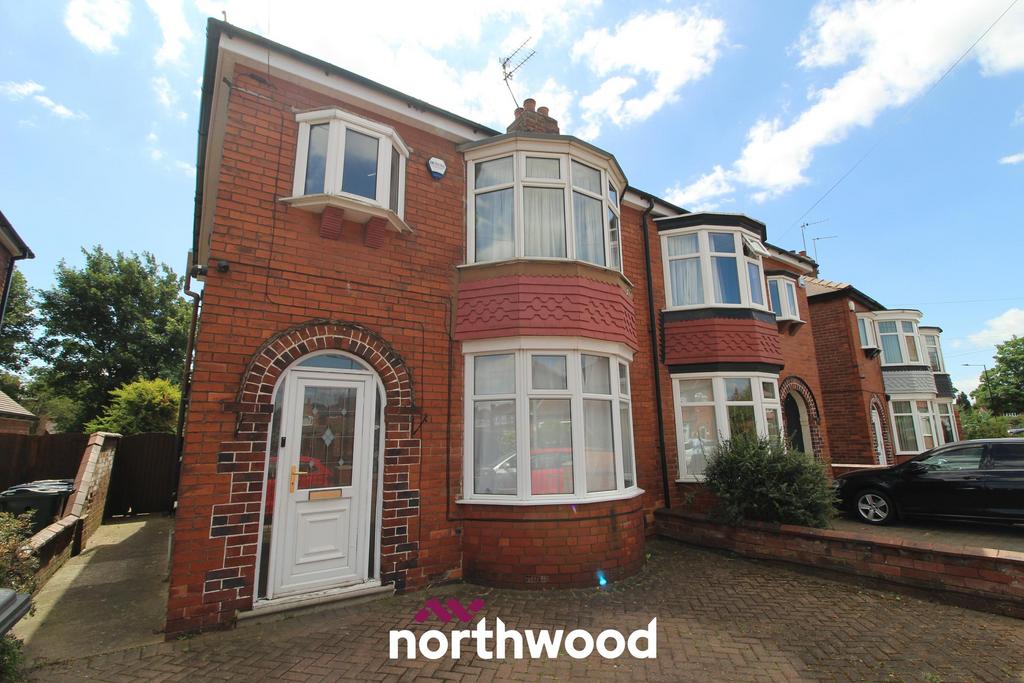 Manor Drive, Doncaster DN2 3 bed semi-detached house - £195,000