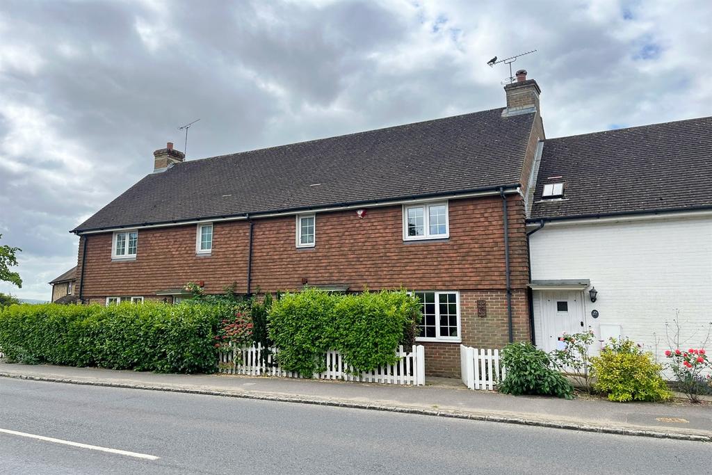 Wildbrooks Close, Pulborough, RH20 3 bed terraced house - £1,450 pcm (£ ...