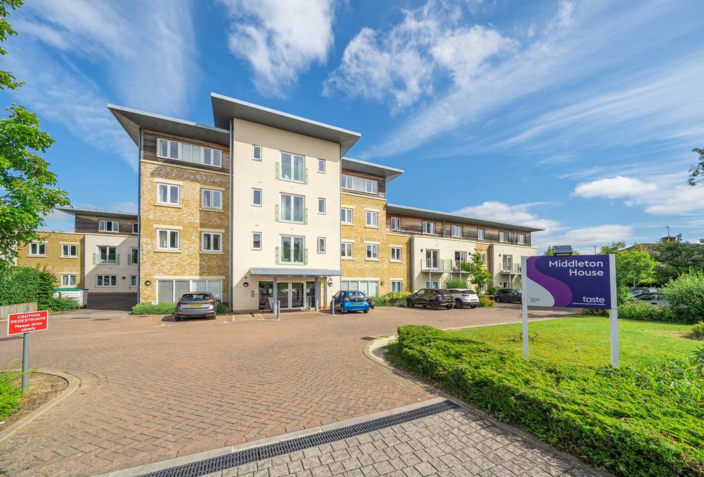 Pilley Lane, Gloucestershire GL53 2 bed apartment - £240,000