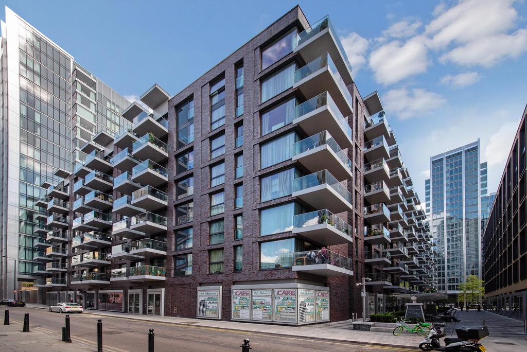 Kingwood House, Chaucer Gardens... 3 bed flat - £6,500 pcm (£1,500 pw)
