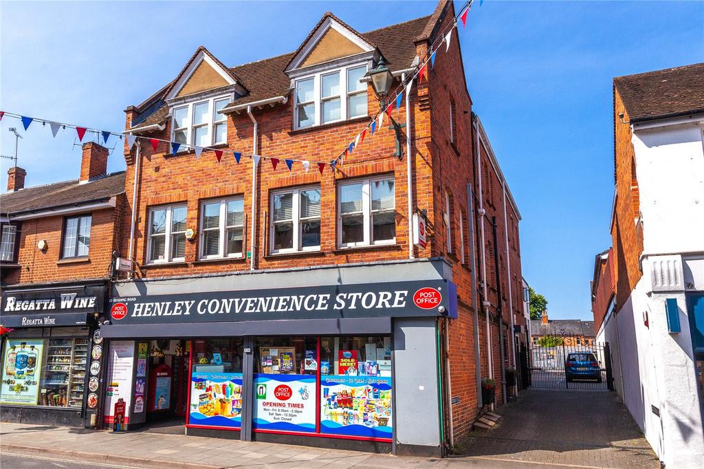 Britannia Place, Oxfordshire RG9 2 bed flat - £349,000