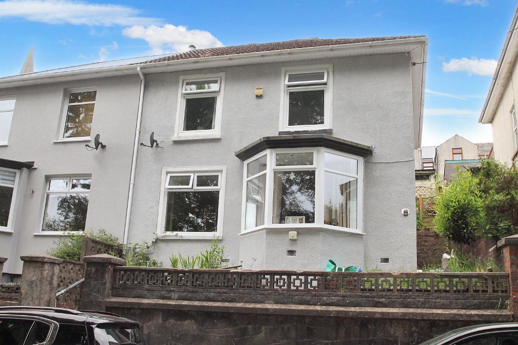 Ebbw Vale NP23 3 bed semi-detached house for sale - £170,000