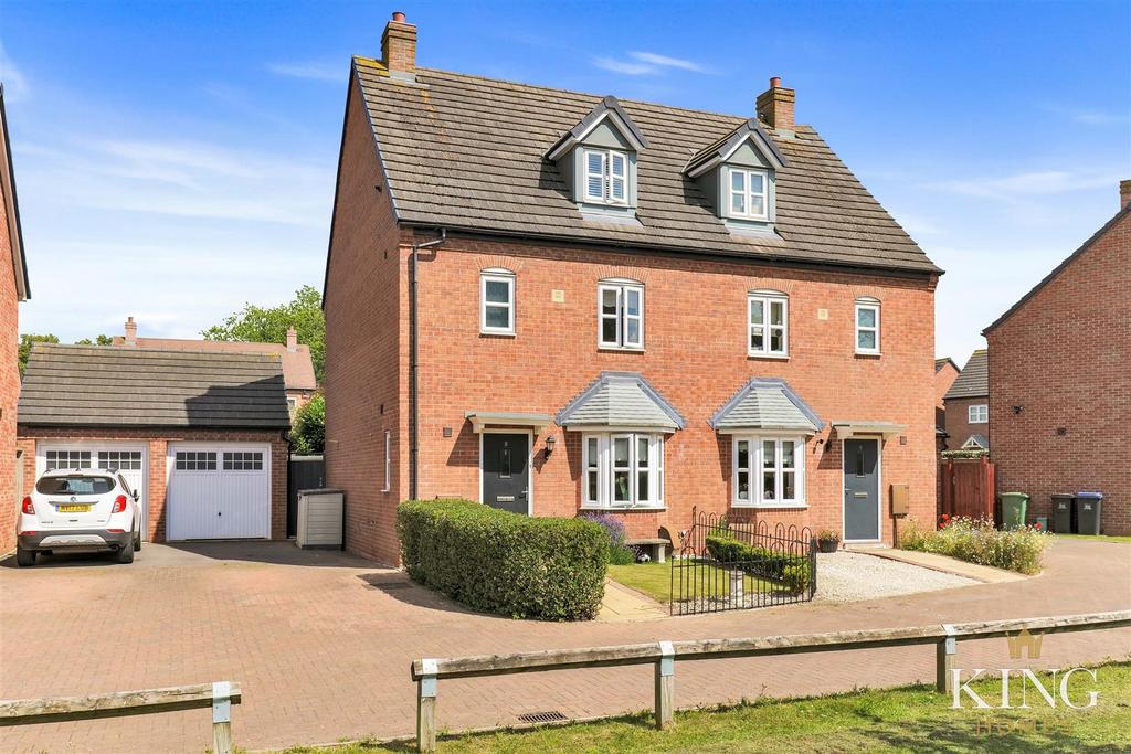 Ravelin Close, Meon Vale... 4 bed semi-detached house - £340,000