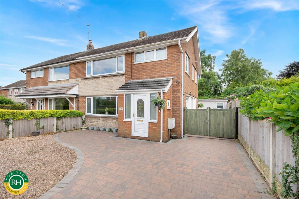 Walnut Avenue, Tickhill, Doncaster 3 bed semi-detached house - £250,000