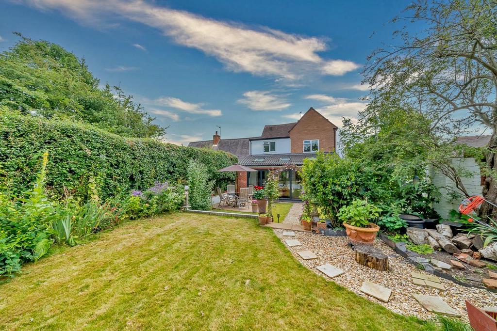 School Road, Trysull, Wolverhampton WV5 4 bed detached house - £475,000