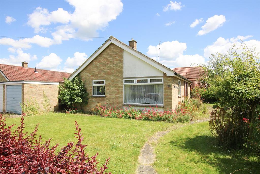 Geoffrey Bishop Avenue, Cambridge CB21 2 bed detached bungalow for sale ...