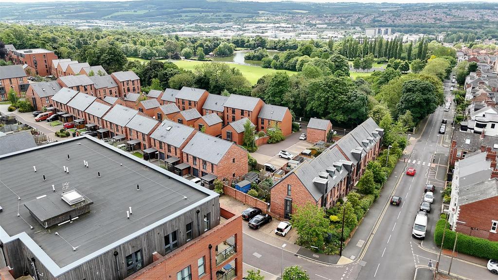 William Wailes Walk, Gateshead NE9 2 bed flat - £140,000