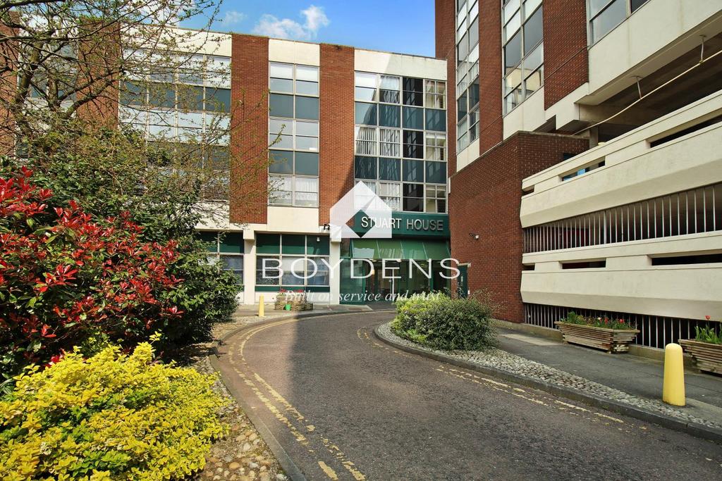 Flat 10, Stuart House, COLCHESTER CO1 2 bed apartment - £160,000