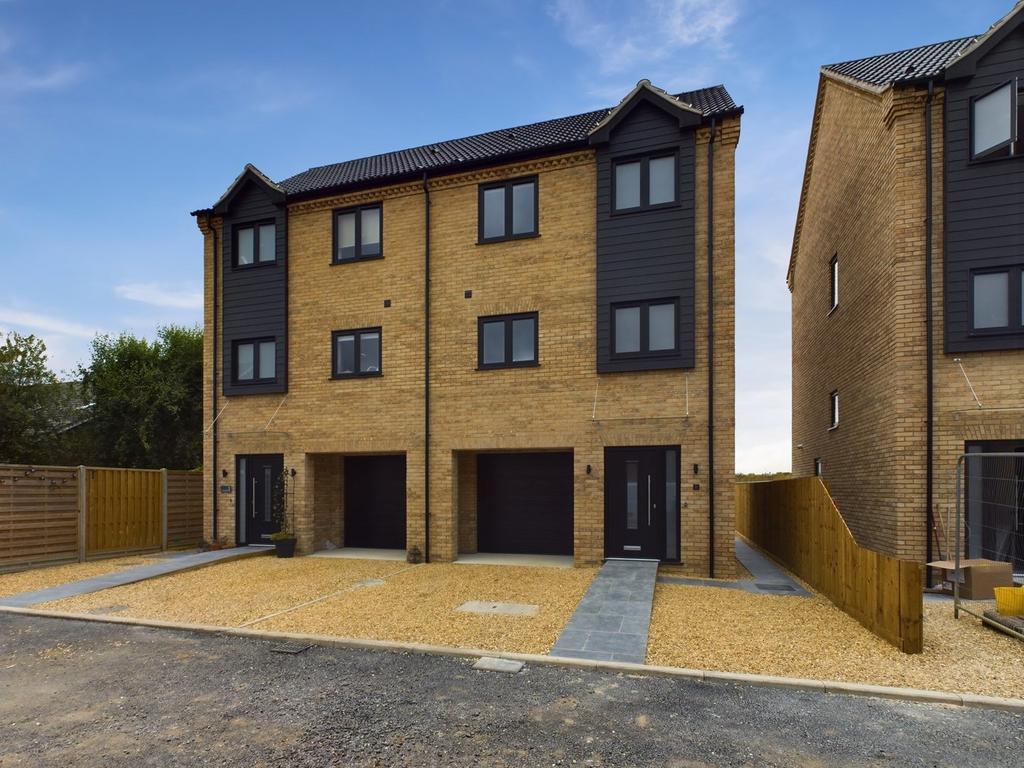 Fairfield Road, Downham Market PE38 3 bed semi-detached house for sale ...