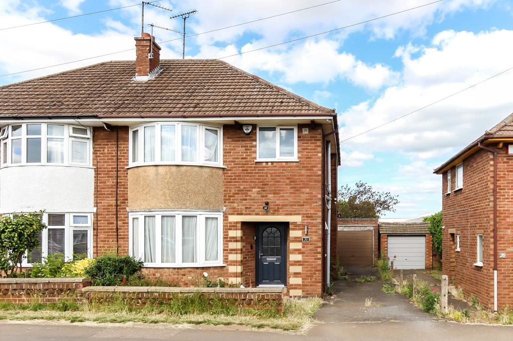 The Pyghtle, Wellingborough NN8 3 bed semi-detached house - £260,000
