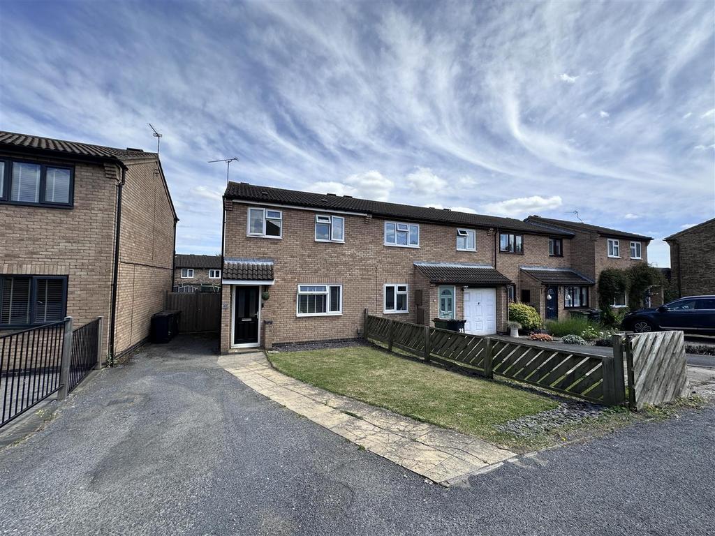 Saxondale Road, Wigston LE18 3 bed townhouse - £250,000