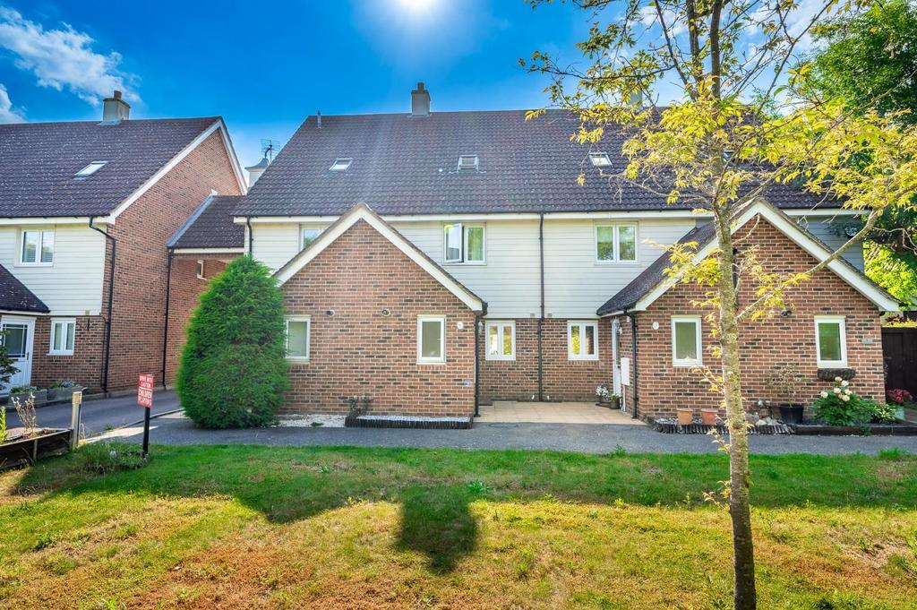 Chelmsford Road, Leaden Roding, Dunmow 3 bed townhouse - £375,000