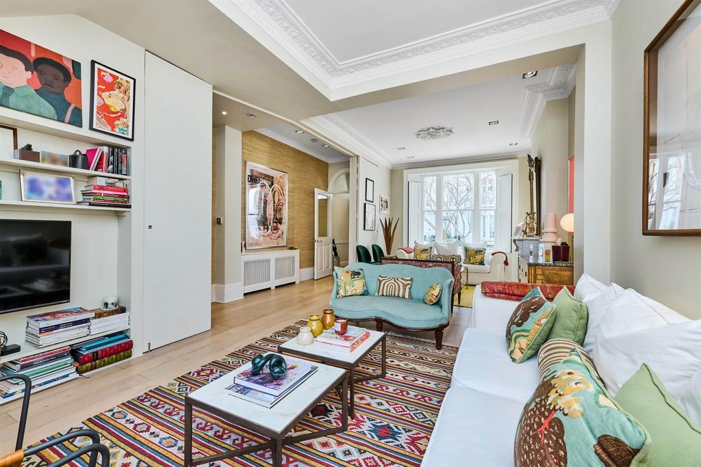Redcliffe Road, Chelsea SW10 5 bed house - £16,250 pcm (£3,750 pw)