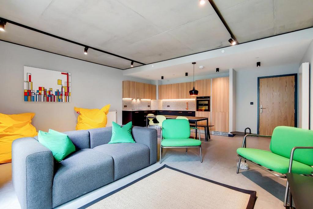 Beton, Wembley Park, HA9 4 bed flat - £4,295 pcm (£991 pw)