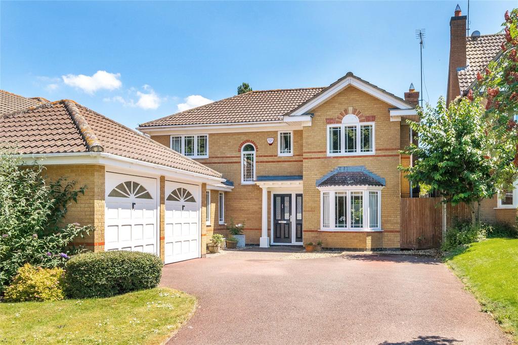 Belle Baulk, Towcester... 4 bed detached house - £575,000