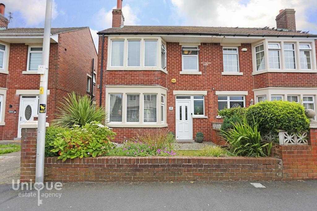 Harewood Avenue, Blackpool, FY3 3 bed semi-detached house - £170,000