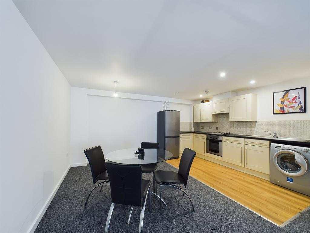 Kaber Court, Horsfall Street... 2 bed flat - £850 pcm (£196 pw)
