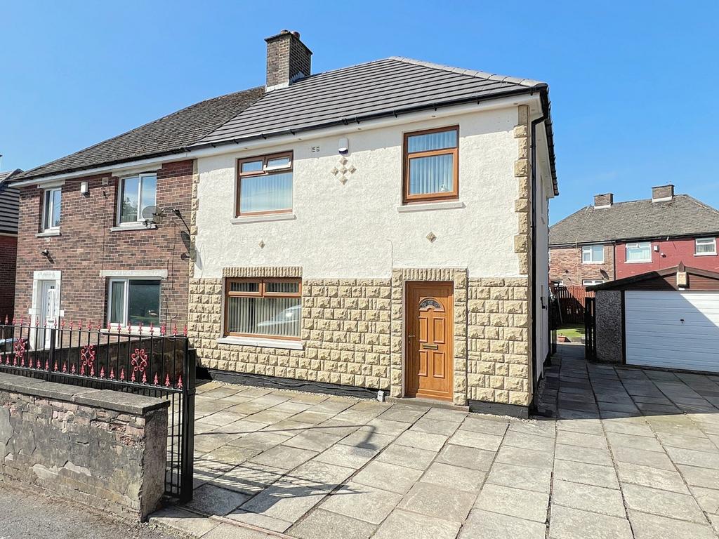Boldron Holt, Buttershaw, Bradford, BD6 3 bed semi-detached house - £ ...