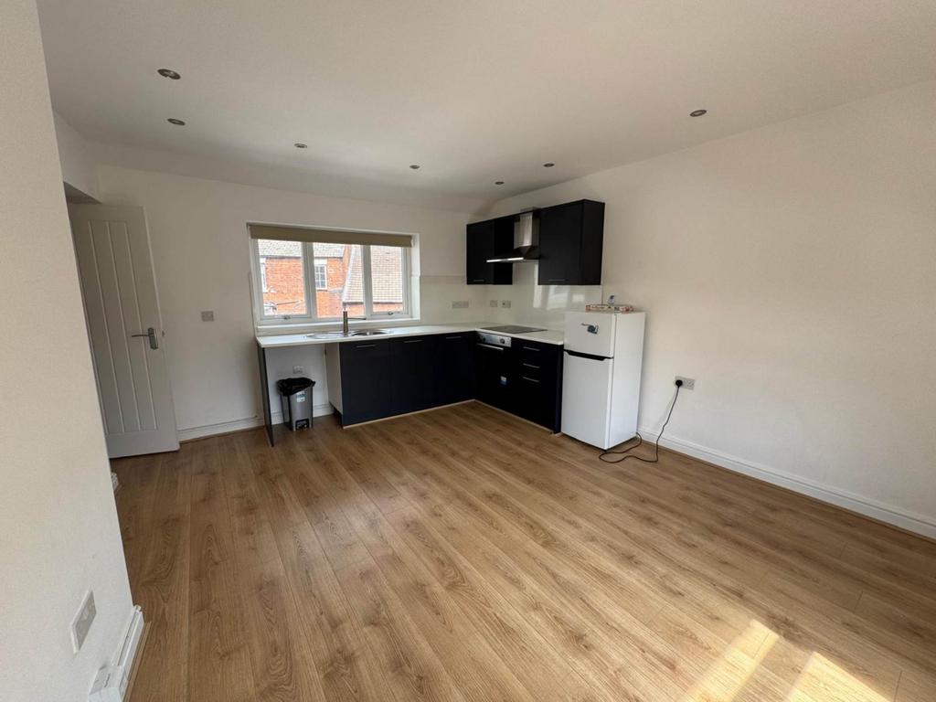 Compton Road, Wolverhampton WV3 1 bed flat - £675 pcm (£156 pw)