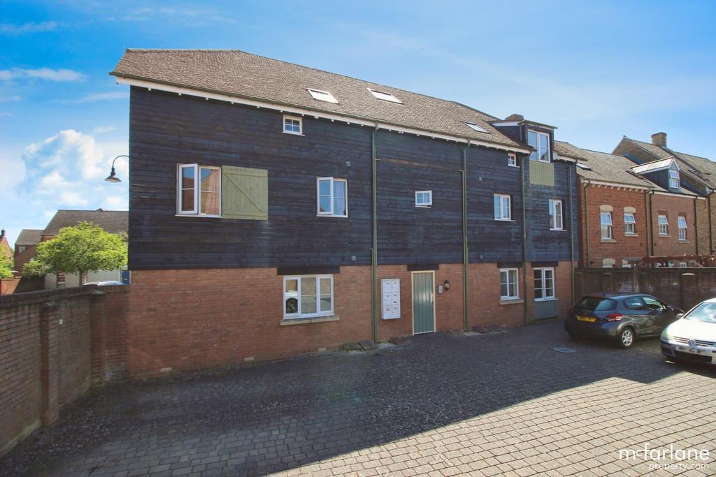 Ravensdale, Swindon SN1 2 bed apartment - £925 pcm (£213 pw)