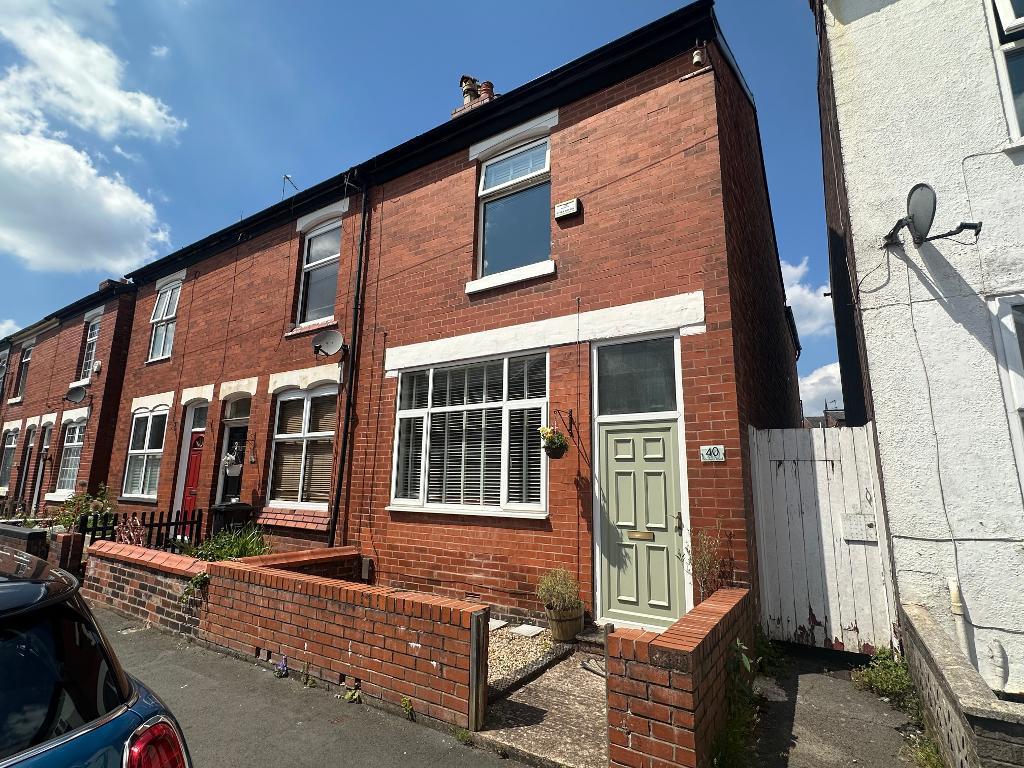 Heaviley, Stockport SK2 2 bed end of terrace house - £240,000