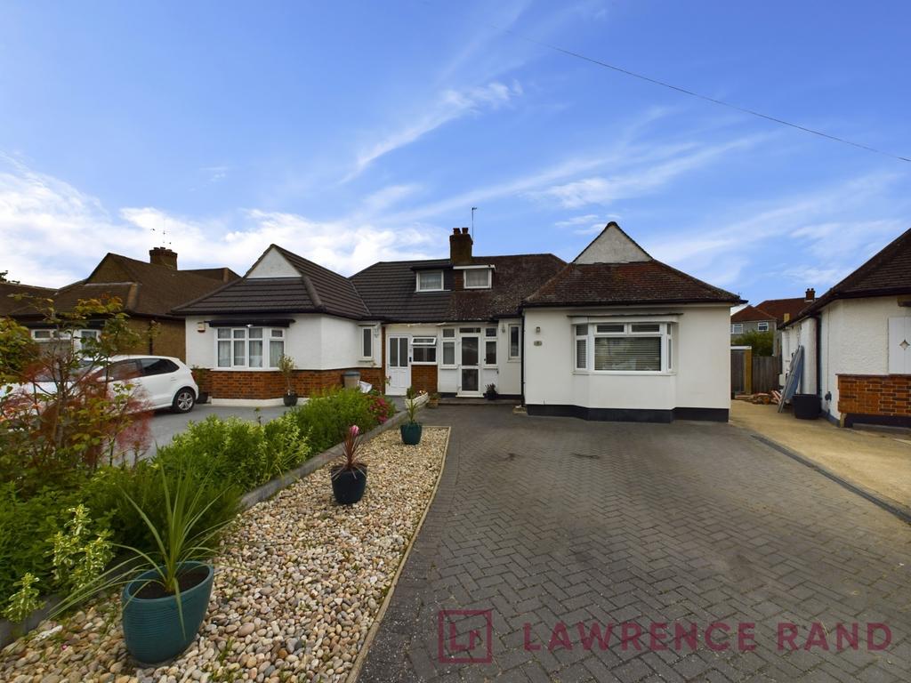 Denbigh Close, Ruislip, HA4 3 bed bungalow - £650,000