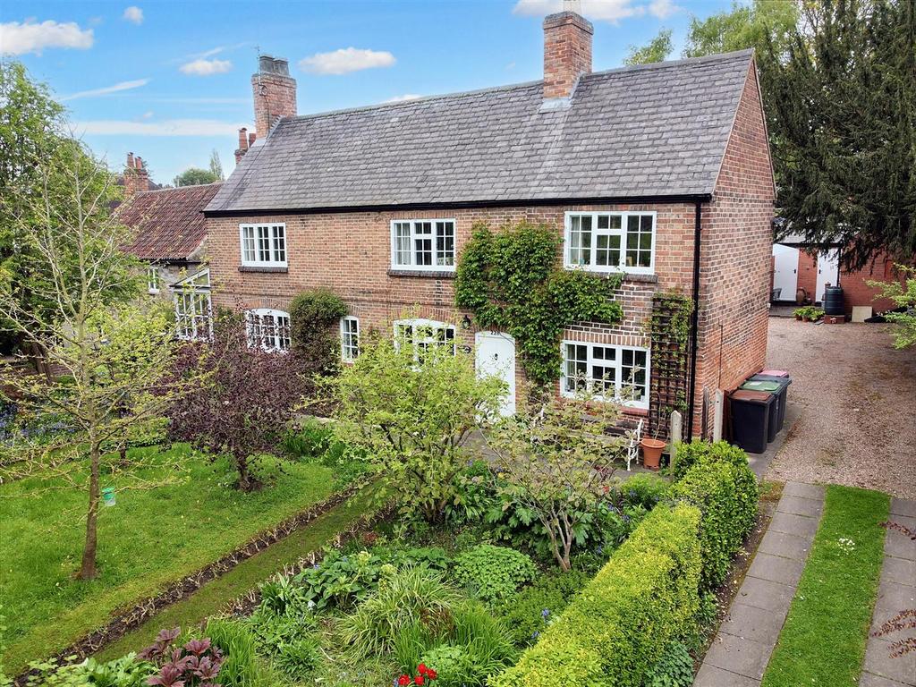 High Road, Chilwell 4 bed detached house - £795,000