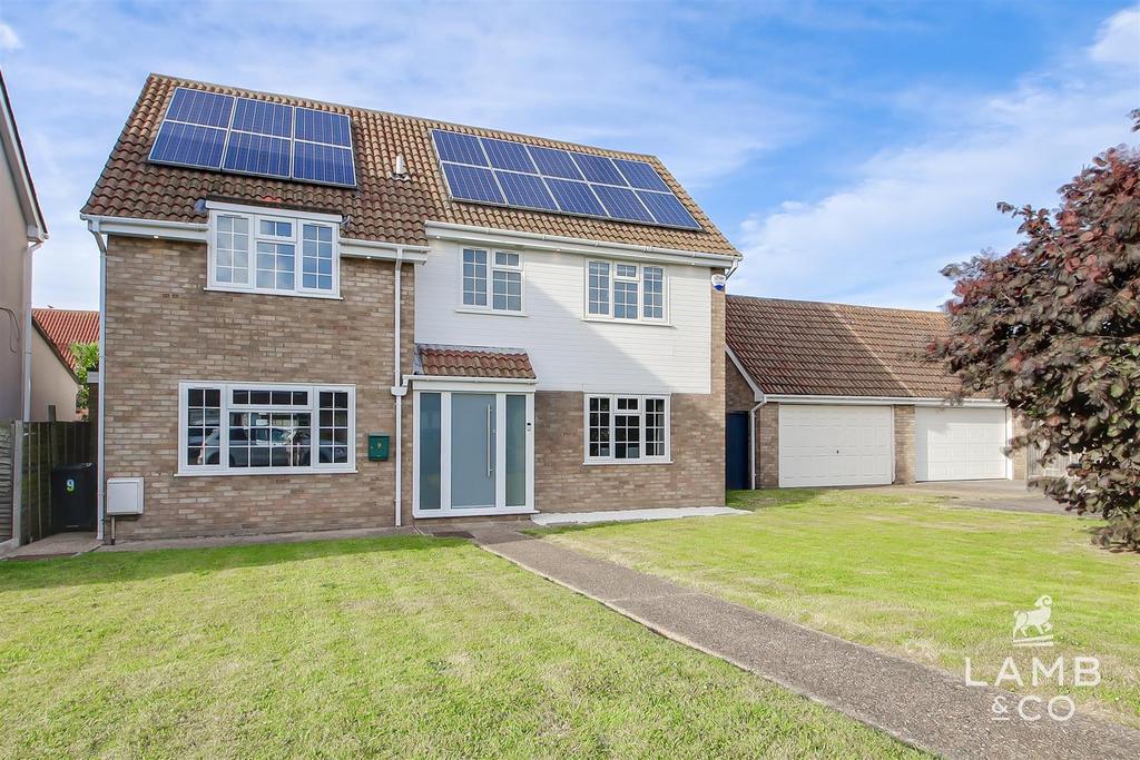 The Sparlings, Frinton-On-Sea CO13 4 bed detached house - £475,000